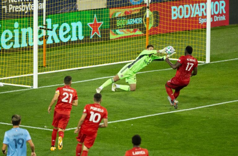 Elite Goalkeeper Coach: Shaping Champions Between the Sticks